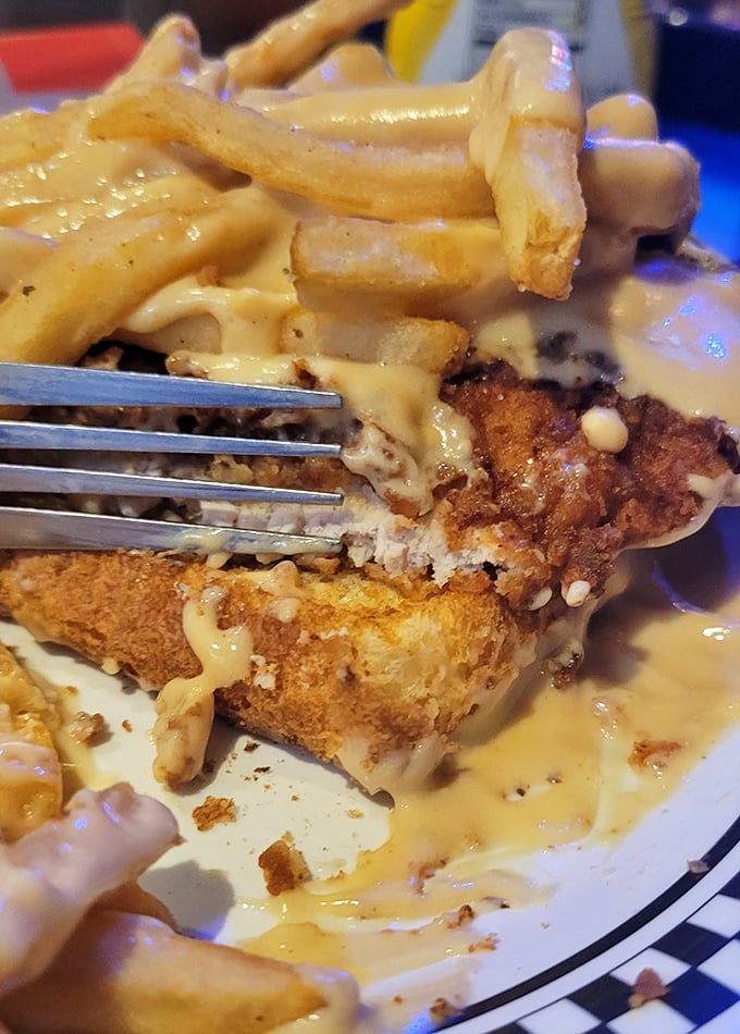 Springfield's famous horseshoe sandwich – where Texas toast meets meat meets fries meets cheese sauce in a collision of comfort food that defies gravity and good sense.