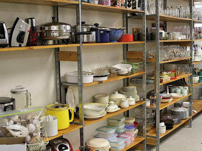 Kitchen equipment galore! From forgotten Pyrex patterns to that specific serving dish your grandmother used – culinary archaeology at its finest.