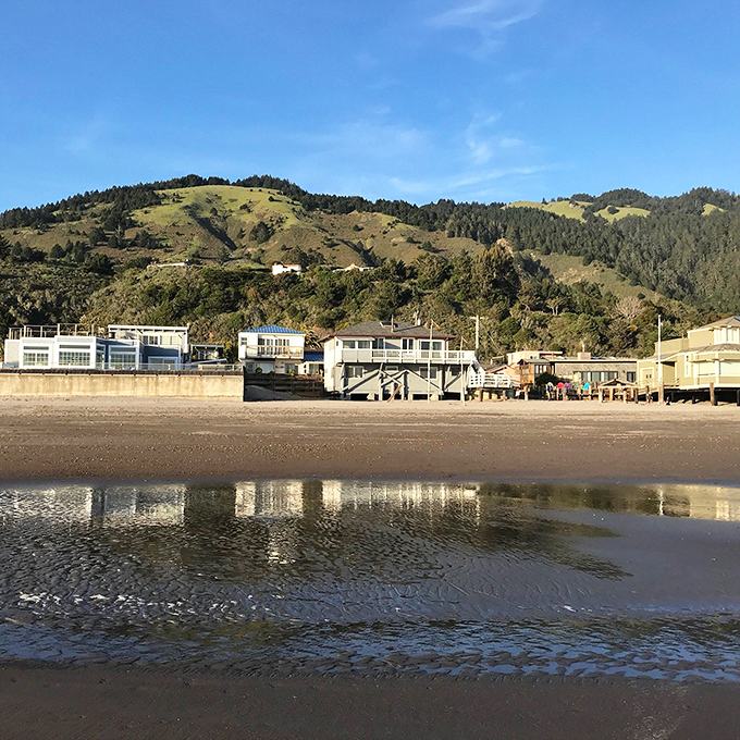 Beach homes that make you reconsider your life choices. Mortgage-inducing views that somehow seem worth every penny.