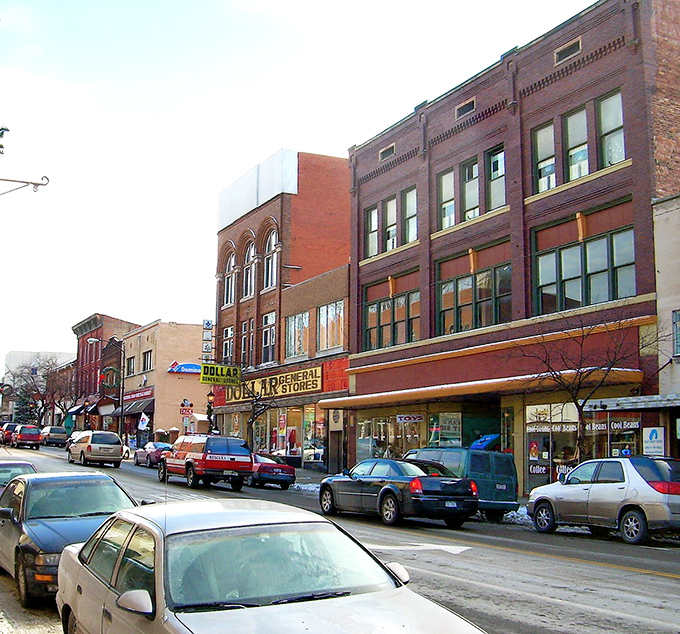 The kind of downtown where history meets affordability – Cambridge's streets invite leisurely strolls that don't require a stop at the ATM afterward.