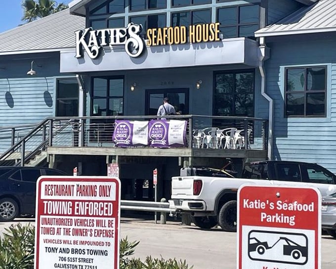Katie's blue building stands like a beacon for seafood lovers – where the boats and your lunch have a very short commute.