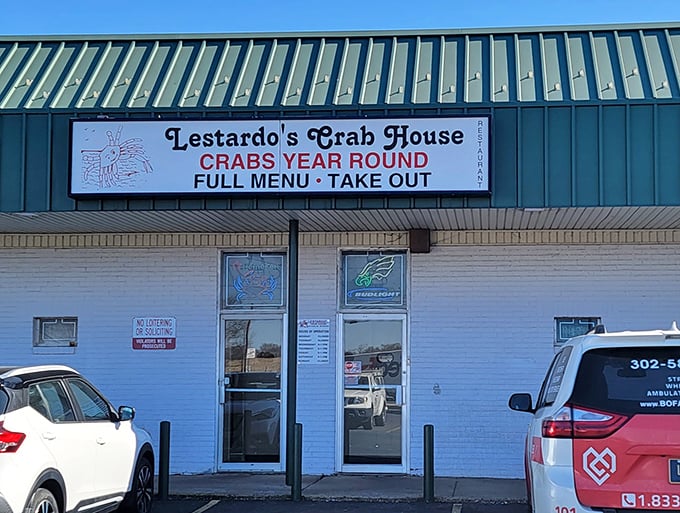 Lestardo's no-nonsense storefront makes one bold promise: "CRABS YEAR ROUND"—and boy, do they deliver.