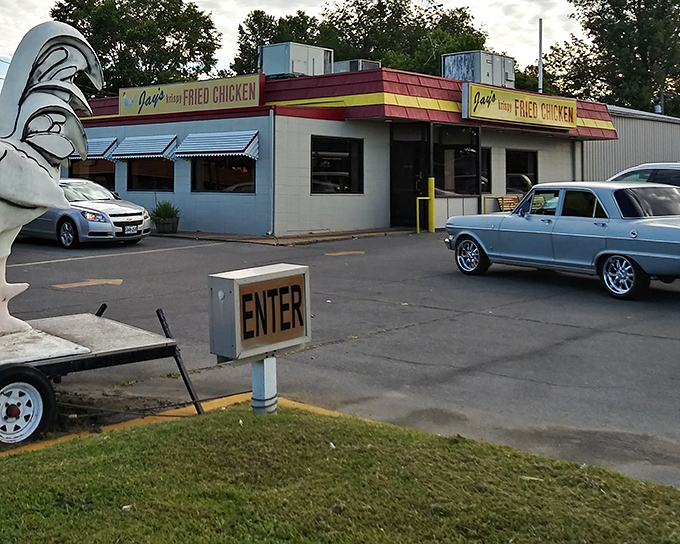 That giant rooster statue isn't just decoration – it's a monument to Jay's crispy chicken legacy in Sikeston.