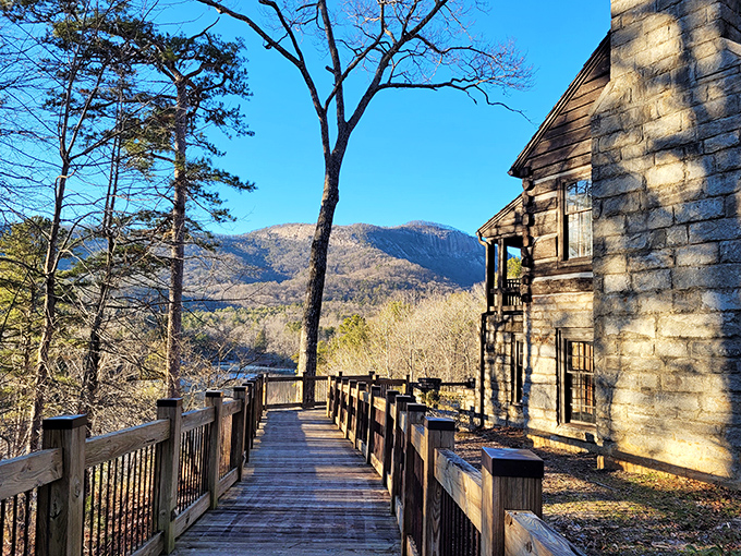 Table Rock State Park: Historic cabins nestled against mountain backdrops – like someone built the perfect rustic getaway just for you.