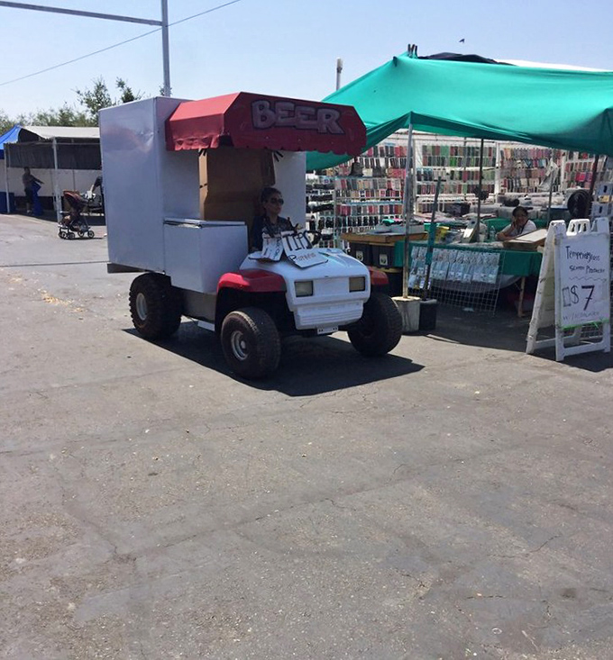 The market's mobile beer cart – because serious shopping requires serious refreshment. Hydration with benefits!
