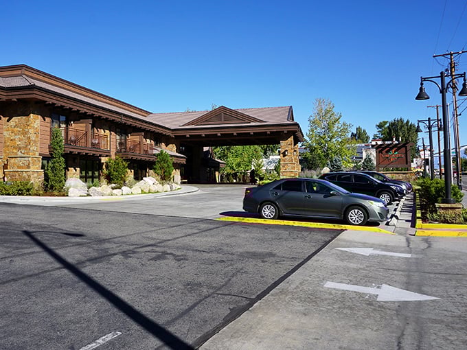 The Creekside Inn blends rustic mountain charm with modern comfort—like if a cozy cabin and a boutique hotel had an architectural love child.