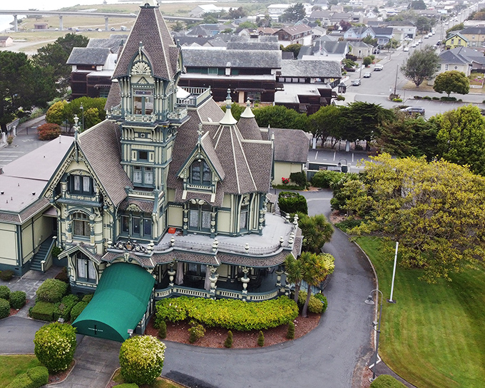 The Carson Mansion isn't just a building—it's Victorian architecture having its most flamboyant moment. This "wedding cake" structure makes modern McMansions look positively boring.