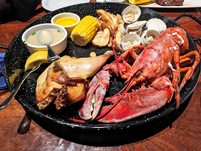 The Commodore Trio—where steak meets lobster tail in a romance so perfect, it deserves its own reality dating show.