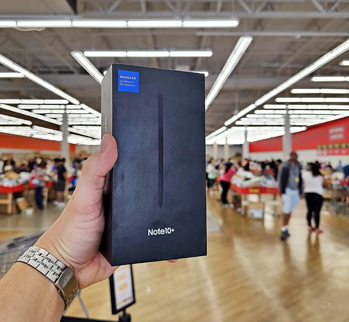 "Is that a Samsung Note10+ in your hand, or are you just happy to see me?" High-end tech at low-end prices—the ultimate Florida treasure hunt.