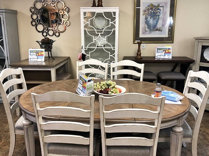 Farmhouse chic meets Florida casual in this dining set. The perfect stage for everything from holiday feasts to Tuesday night takeout.