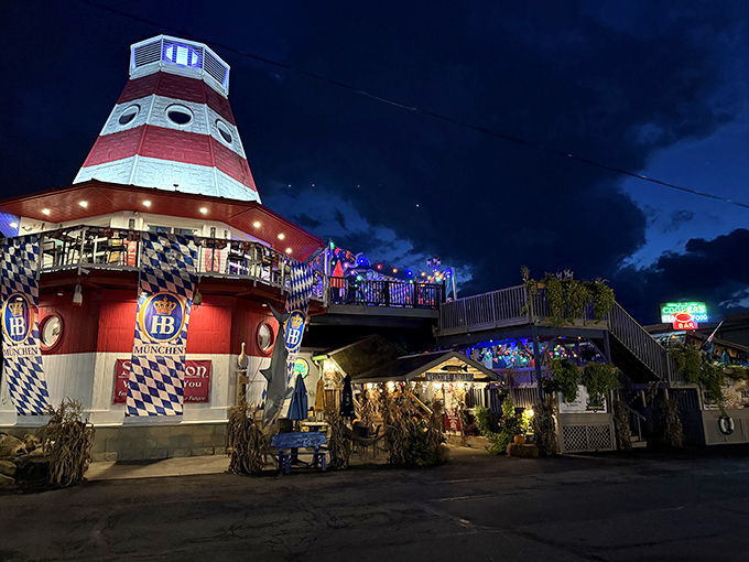 Cooper's lighthouse tower guides hungry souls to seafood nirvana – GPS optional, appetite mandatory.