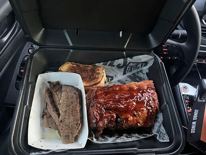 Car picnics reach gourmet status with takeout brisket and ribs—the steering wheel becomes a dining table and your vehicle fills with intoxicating smoke.