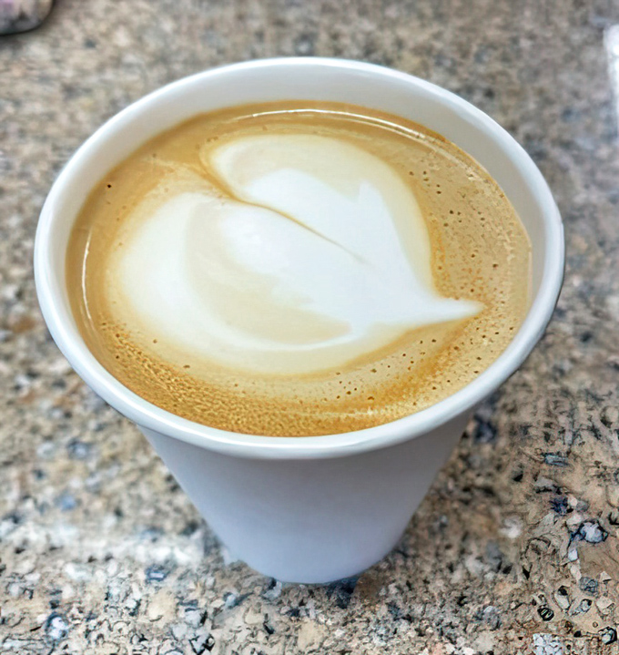 Coffee art so pretty you almost don't want to drink it. Almost. Let's not get crazy here.