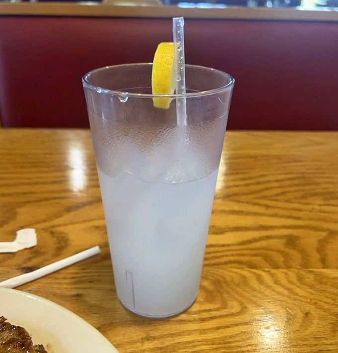 Even the lemonade gets special treatment here—served with a proper lemon wedge, it's the breakfast sidekick you didn't know you needed.