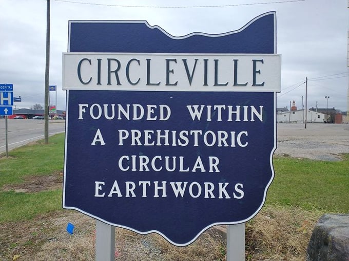 "Founded within a prehistoric circular earthworks"—now that's an origin story worthy of Marvel. Circleville's welcome sign hints at its fascinating circular beginnings.