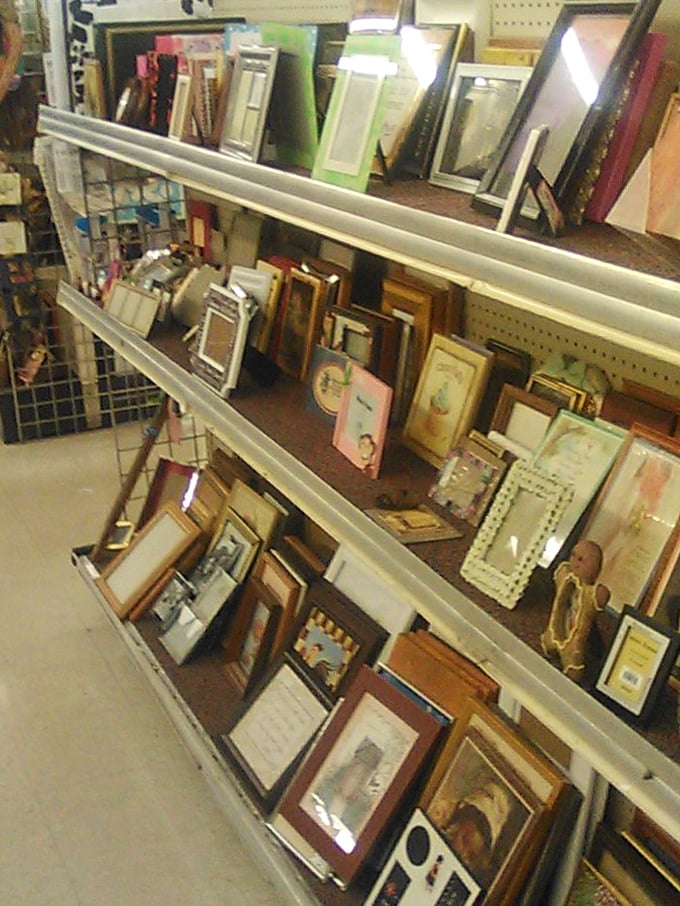 Picture frame heaven! Find the perfect vintage frame for that family photo, wedding portrait, or the artwork you've been meaning to hang.
