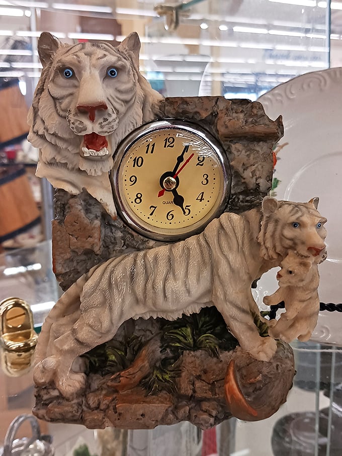 "It's always tiger o'clock somewhere!" This feline timekeeper combines wild kingdom aesthetics with practical timekeeping—a truly roaring deal.