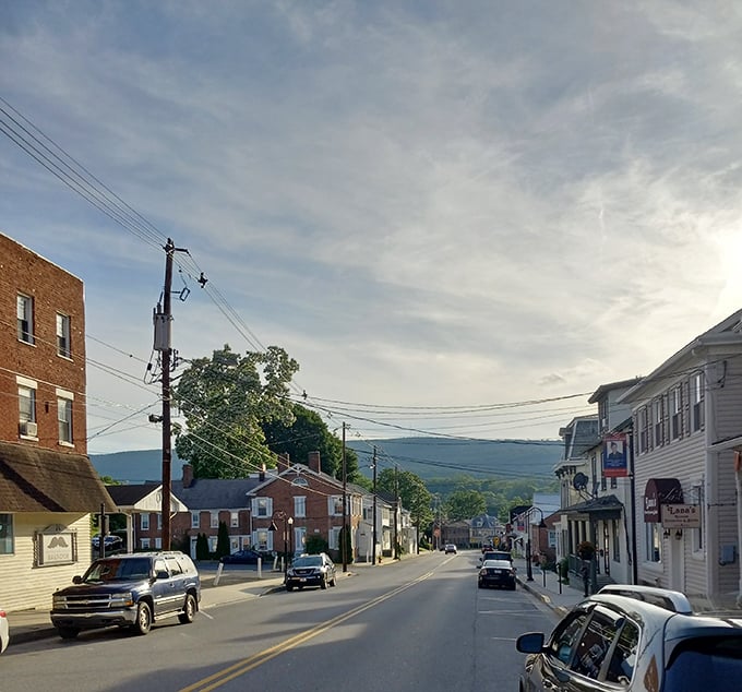 Bedford's main street could be a movie set for "Charming Small Town USA" – complete with budget-friendly living behind the scenes.