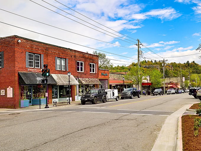 Blowing Rock's downtown sits like a jewel box against the Blue Ridge Mountains – small but packed with treasures.