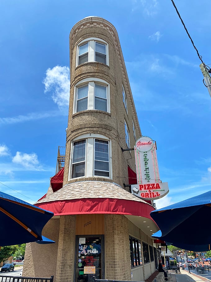 Gianni's unique flatiron building is an architectural pizza marvel. That curved edge makes for the most interesting dining room in town.