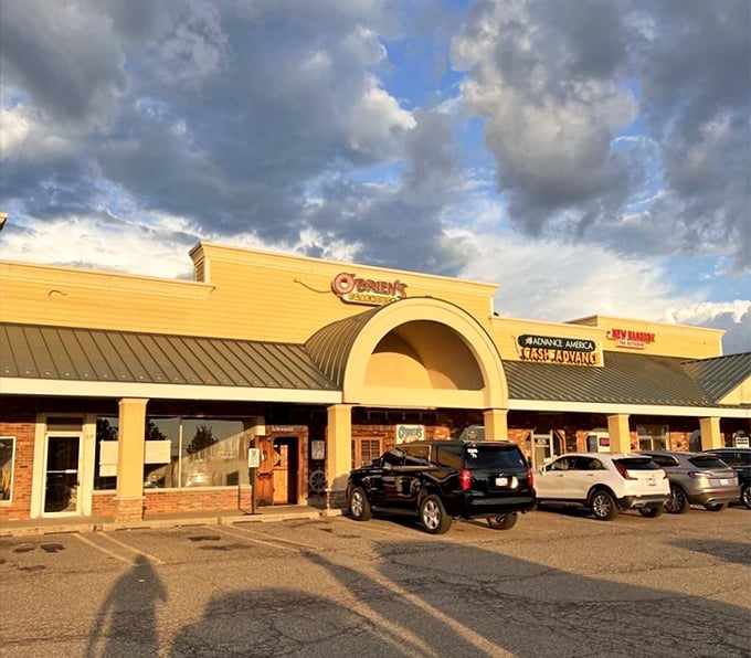 O'Brien's wooden shingles and nautical decor – a little slice of New England dropped into Auburn Hills.