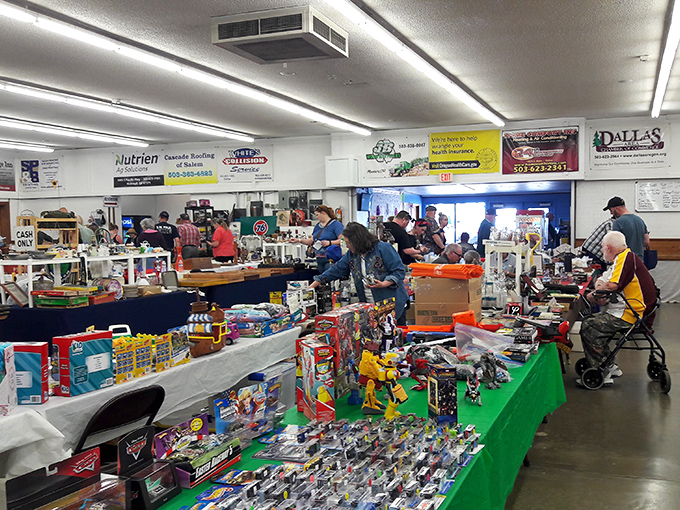 Stars of all sizes shine at Polk Flea Market, where decorative treasures mingle with practical finds.