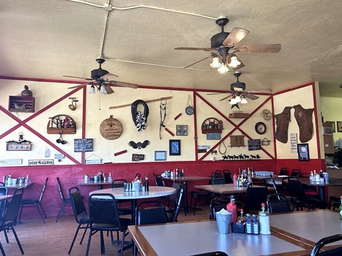 Red and white western decor that doesn't just say "howdy"—it practically lassoes you into Arizona's ranching heritage.