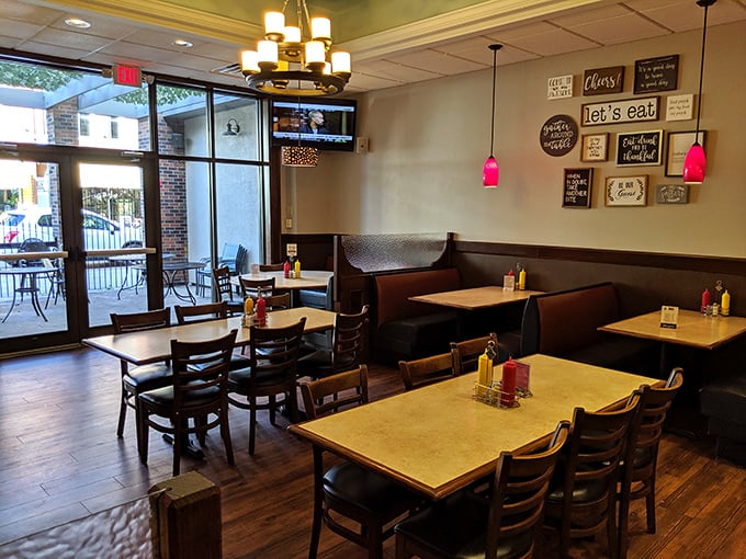 The dining area feels like the living room of that friend who always knows how to make you feel at home and well-fed.