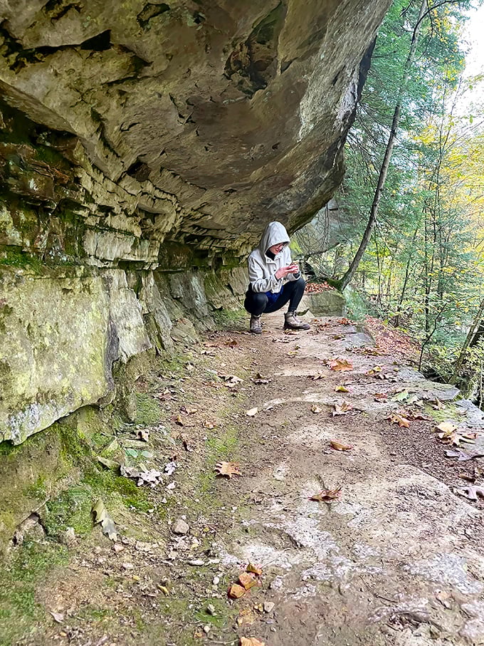 Even the hiking trails have dramatic flair—this rocky overhang looks like it's auditioning for a role in "National Geographic."