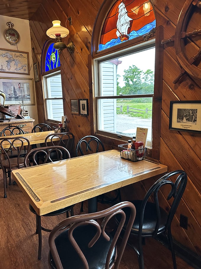 Stained glass windows and ship's wheels—dining at Brennan's is part meal, part maritime museum. The wooden walls have absorbed decades of laughter and satisfied sighs.