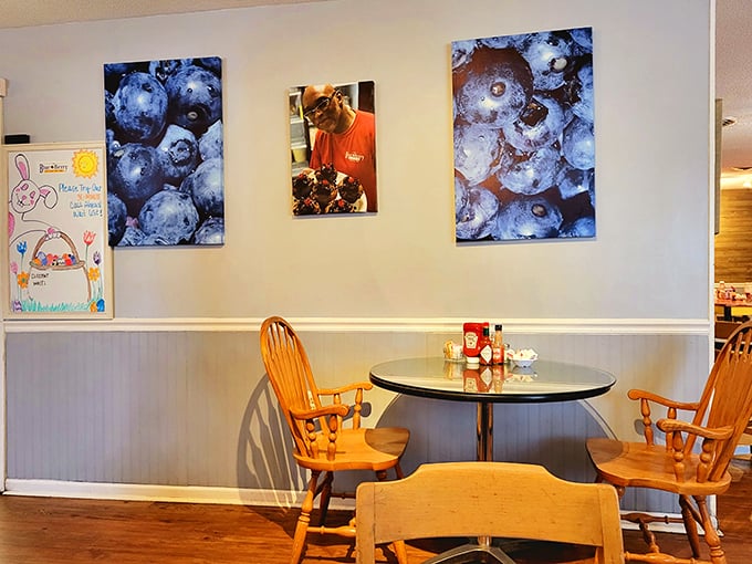 The dining room feels like you've been invited to a secret breakfast club where the password is "extra syrup, please."