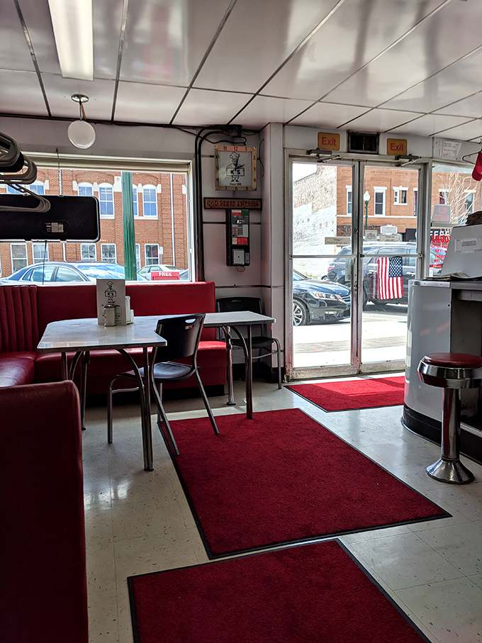Red carpet treatment, literally – K's entrance welcomes you into a world where American diner culture is preserved rather than reimagined.