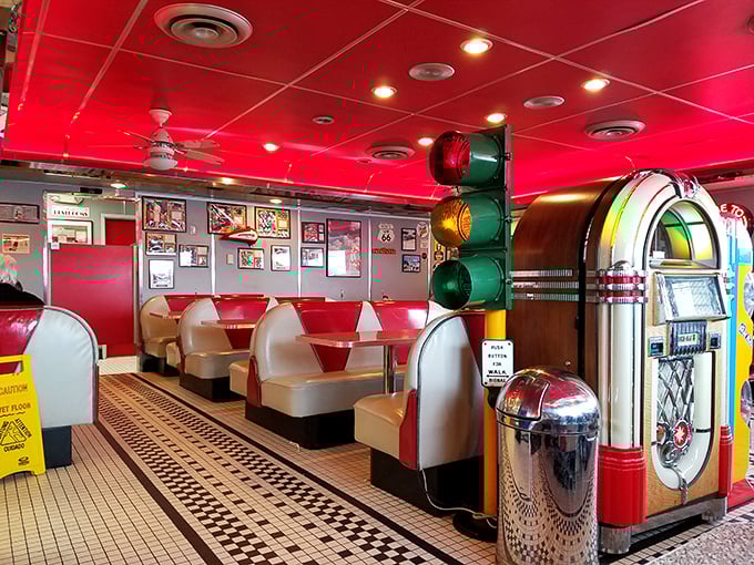 The traffic light and jukebox aren't just decorations—they're conversation starters that keep you lingering long after your plate is clean.
