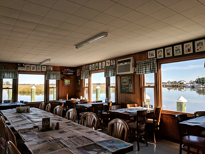 Sunlight streaming through windows onto busy tables – this is what authentic dining atmosphere looks like in action.