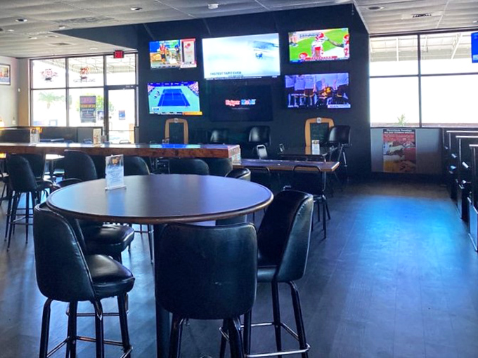 Empty tables never stay that way long at Charann's – this moment of calm is just the deep breath before the lunchtime plunge.