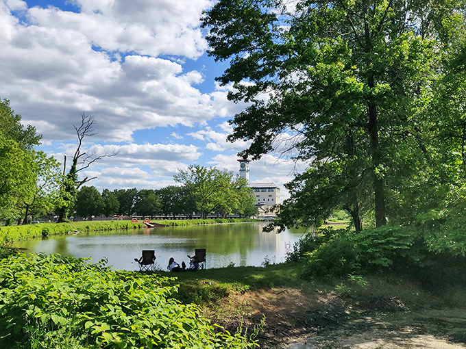 Lakeside relaxation at its finest. Some people pay thousands for waterfront property—these folks found the budget-friendly alternative.