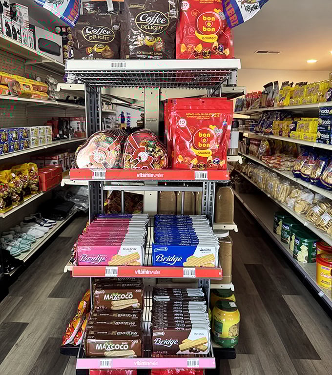 Even the convenience store section maintains that old-school charm. Snacks waiting patiently for their supporting role in your Top Notch experience.