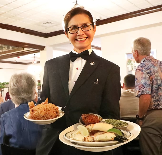 The formal attire of Joe's servers isn't costume—it's a statement that some traditions are worth preserving, especially when they involve seafood.