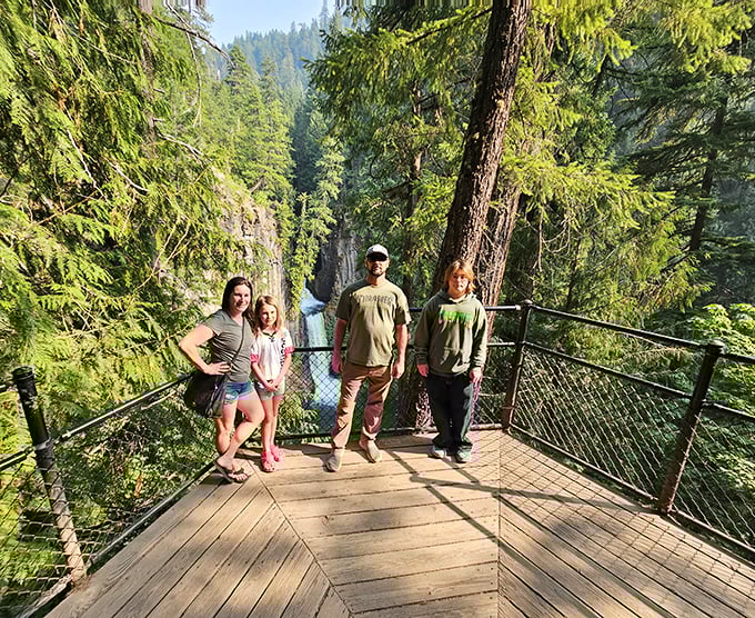 The viewing platform offers the perfect family photo op. "Remember when we saw that waterfall that looked like it was from Avatar?"