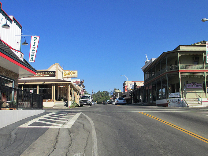 Mariposa's curved main street follows the exact same path laid out in 1850. Some restaurants here are older than most countries' constitutions!