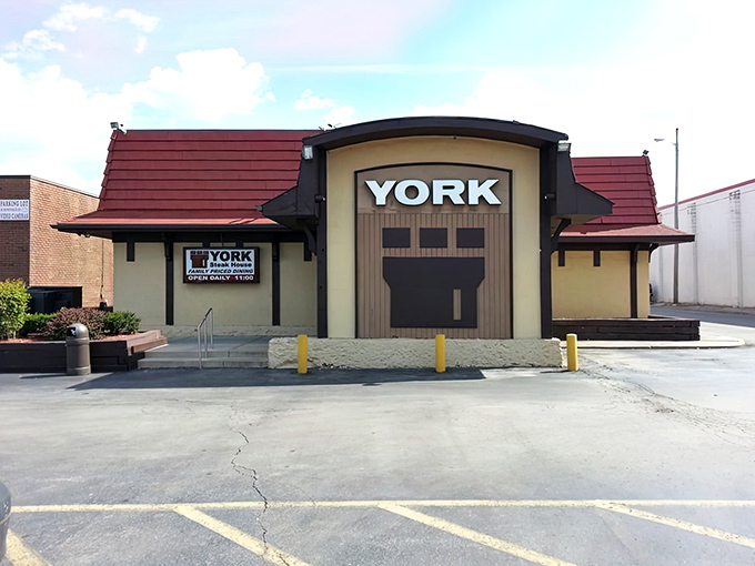 That unassuming entrance hides Columbus's best-kept steak secret—sometimes the greatest treasures wear the simplest disguises.