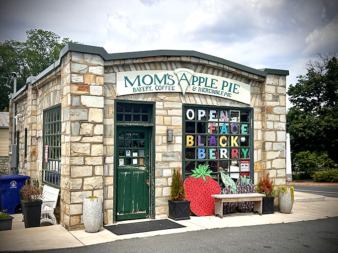 This charming stone cottage isn't just a bakery—it's a pilgrimage site where the giant strawberry sculpture stands guard over Virginia's pie paradise.