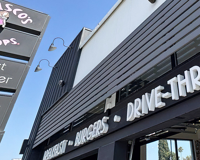 The modern exterior of Frisco's belies the time-travel experience waiting inside. Outdoor seating perfect for soaking up that California sunshine while devouring breakfast perfection.