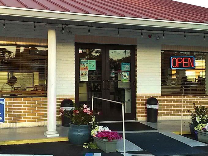 That red roof isn't just a beacon—it's a promise of comfort food done right.