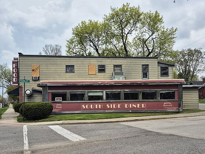 This corner spot has been luring hungry travelers off the main drag since forever—resistance is futile.