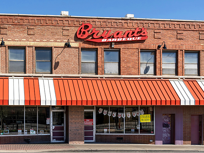 That iconic red sign against brick has been beckoning barbecue pilgrims for decades. Some landmarks need no introduction—this is BBQ royalty.