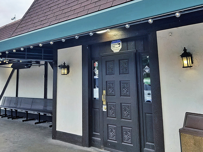 The unassuming exterior of Villa Nova hides culinary treasures within. Like finding a Ferrari parked behind a garden shed, this modest façade conceals Italian delights worth the journey.