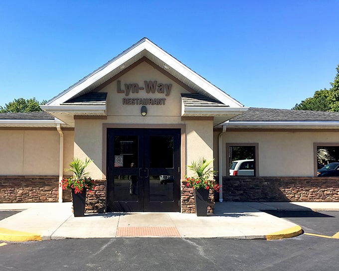 The unassuming exterior of Lyn-Way Restaurant stands like a beacon of comfort food promise in Ashland. Some treasures don't need flashy signs to announce their deliciousness.