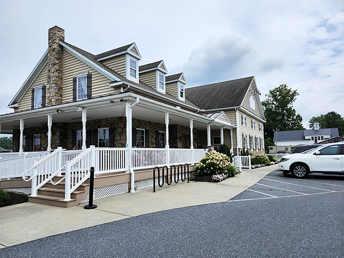 The farmhouse-style exterior of Fox Meadows Creamery welcomes visitors like a dairy-filled Shangri-La. This isn't just a pit stop—it's a destination.