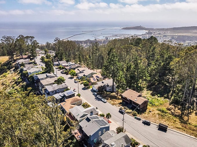 El Granada unfolds like a California dream – hillside homes cascading toward the Pacific, where fog and sunshine play their daily game of hide and seek.